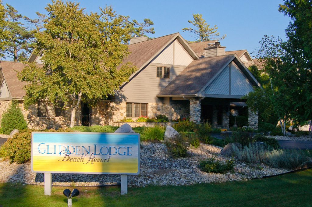 4676 Glidden Dr #111, Sturgeon Bay, WI 54235 - See Est. Value, Schools ...