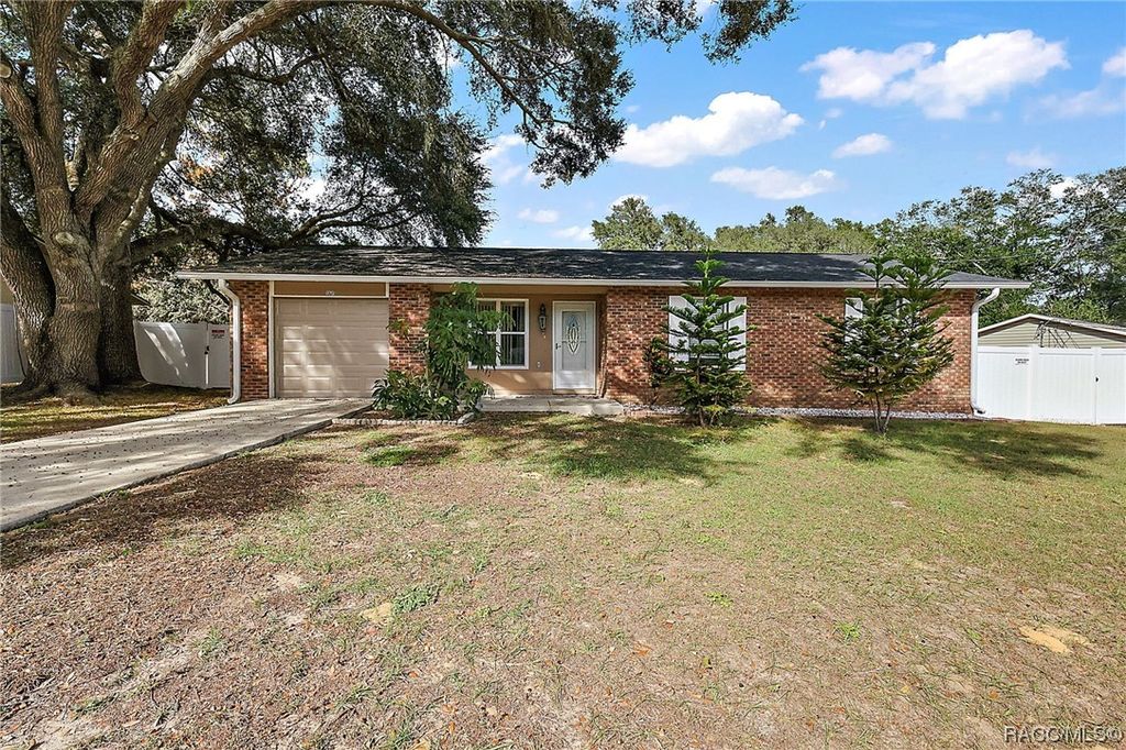 11685 SE 129th Ln, Ocklawaha, FL 32179 - See Est. Value, Schools & More