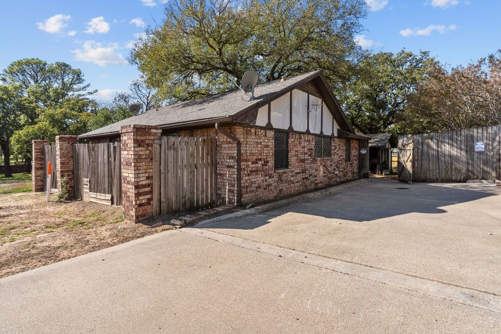 3302 S Fm 51, Decatur, TX 76234 - See Est. Value, Schools & More