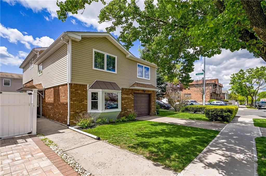 672 Travis Ave, Staten Island, NY 10314 - See Est. Value, Schools & More