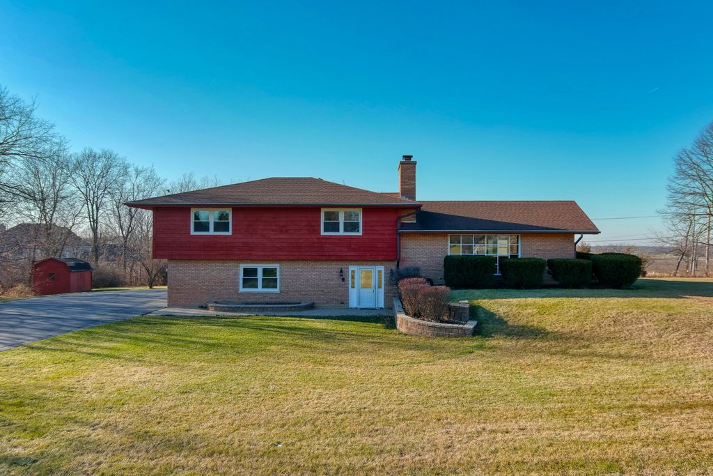 10 Tomahawk Trl, Oswego, IL 60543 | MLS# 11942330 | Trulia