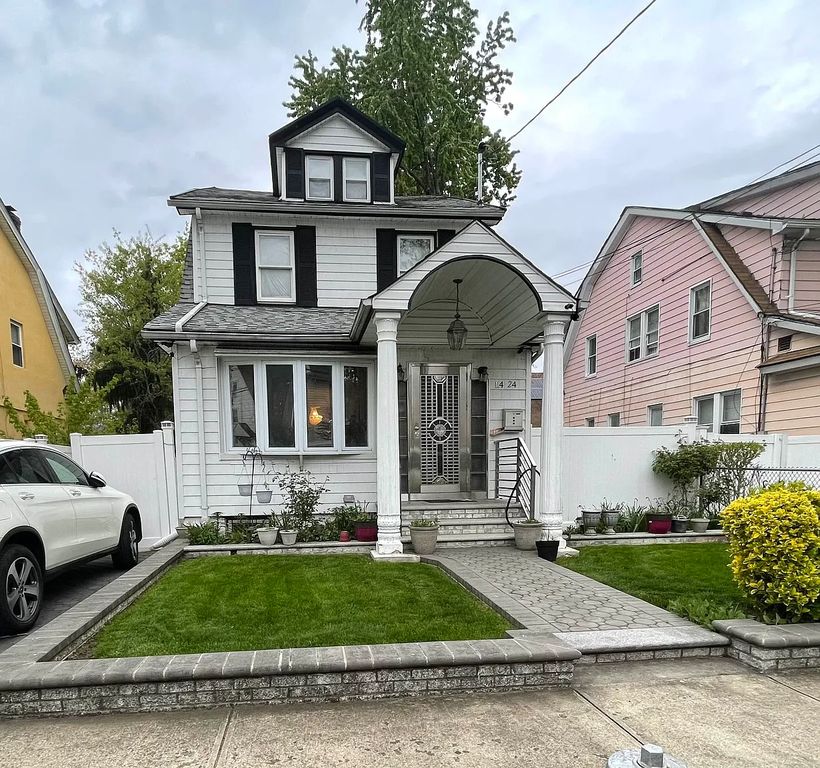 11424 175th St, Jamaica, NY 11434 - See Est. Value, Schools & More