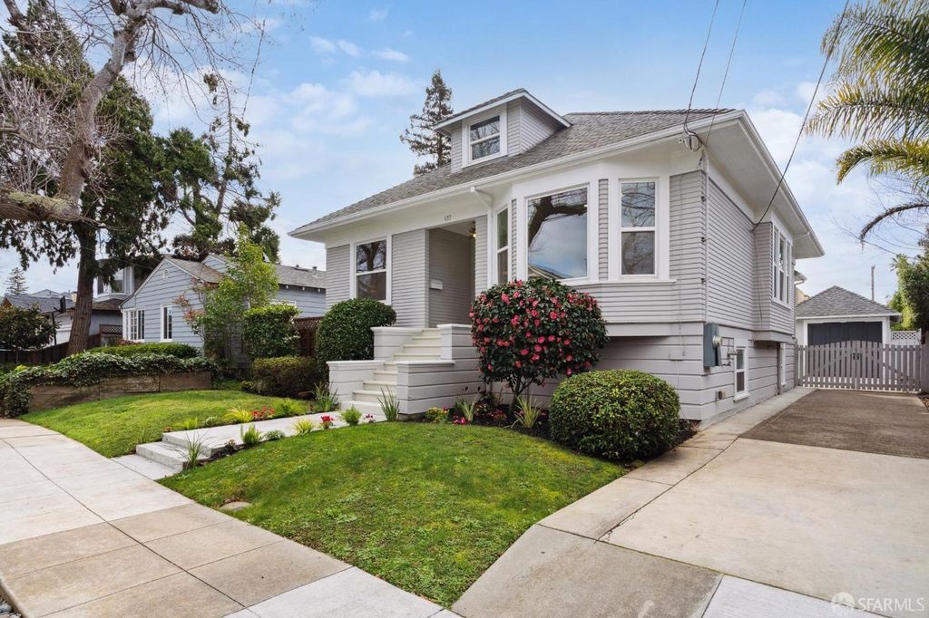 137 Stanley Rd, Burlingame, CA 94010 - See Est. Value, Schools & More