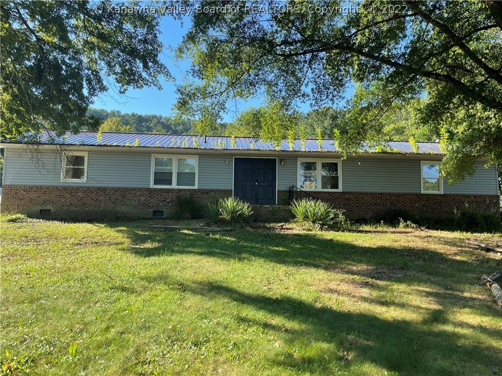 102 Blue Grass Ln, Hurricane, WV 25526 | Trulia