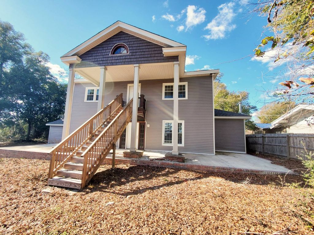 807 Branson St, Fayetteville, NC 28301 - See Est. Value, Schools & More