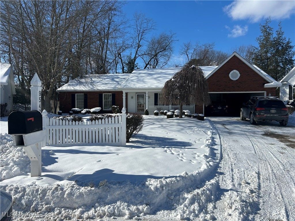 9547 Tipperary Ln, Mentor, OH 44060 | MLS# 5182954 - Trulia | Trulia