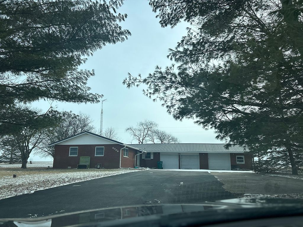 8006 County Road 550, Mattoon, IL 61938 - See Est. Value, Schools & More