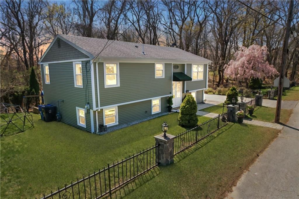 15 Cove St, Riverside, RI 02915 | MLS# 1357526 | Trulia