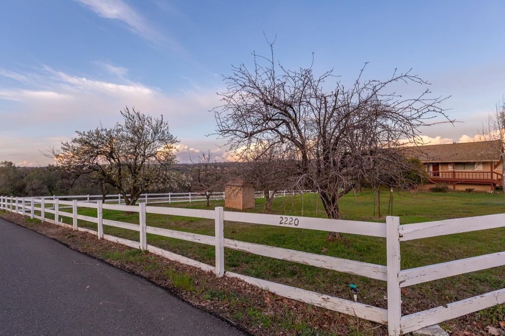 2220 Bald Hill Rd, Auburn, CA 95603 - See Est. Value, Schools & More