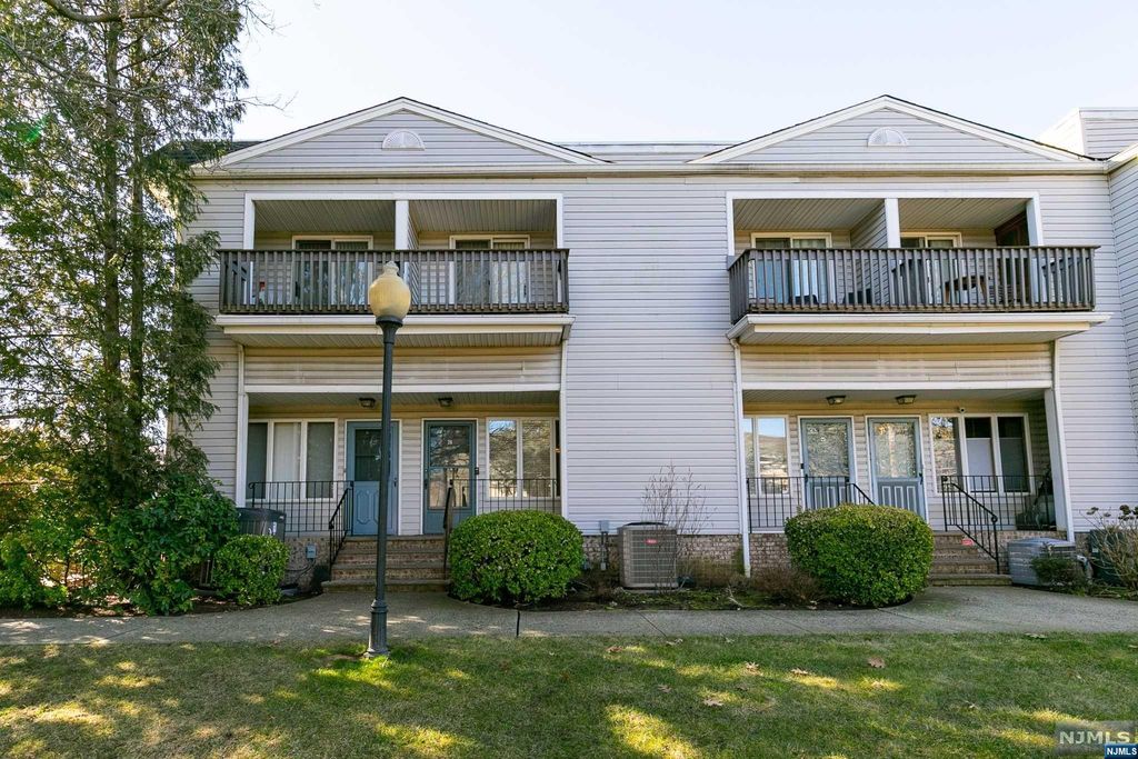 26 Willow Wood Sq, East Rutherford, NJ 07073 - See Est. Value, Schools ...