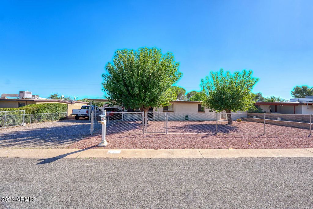 204 2nd St, Huachuca City, AZ 85616 - See Est. Value, Schools & More