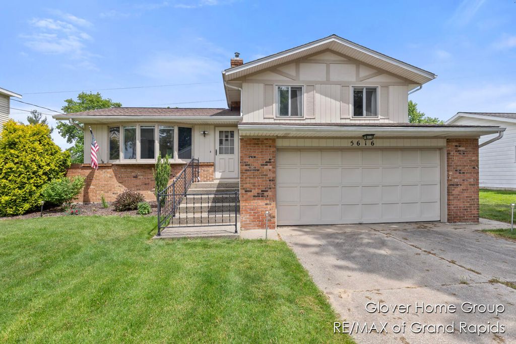5616 Ramblewood Dr SE, Kentwood, MI 49508 - See Est. Value, Schools & More