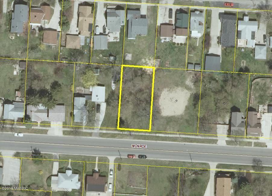 Monroe St, Manistee, MI 49660 - See Est. Value, Schools & More