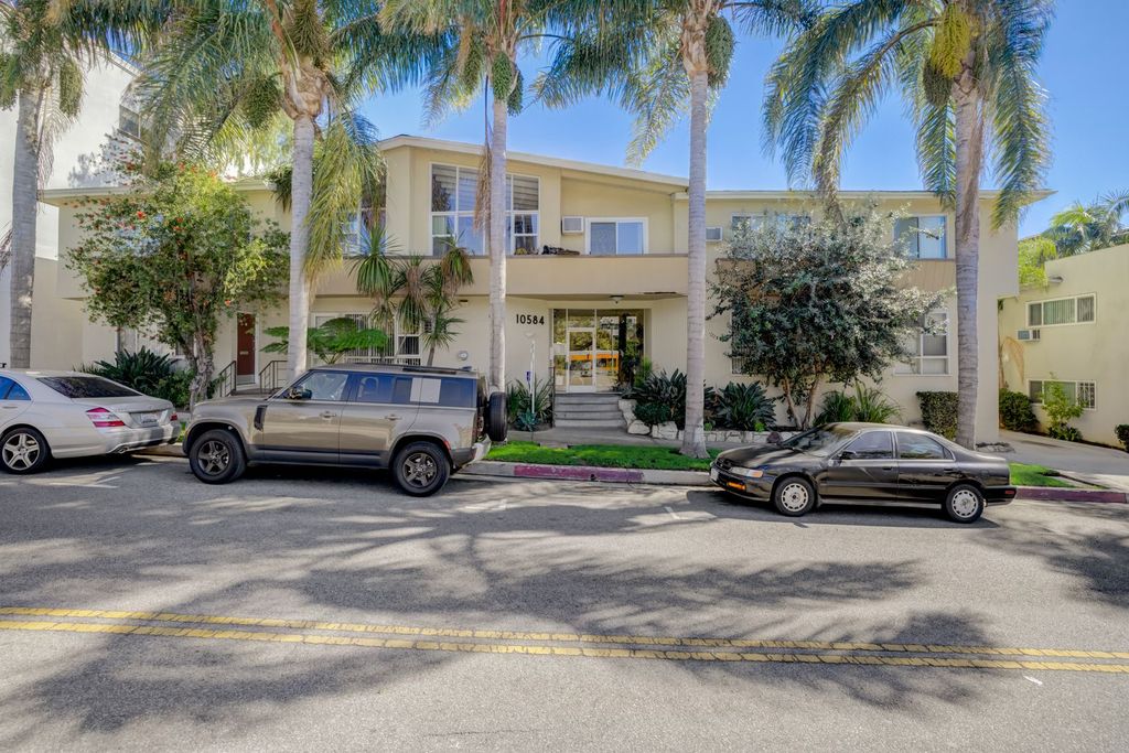 10584 Santa Monica Blvd Los Angeles Ca Trulia