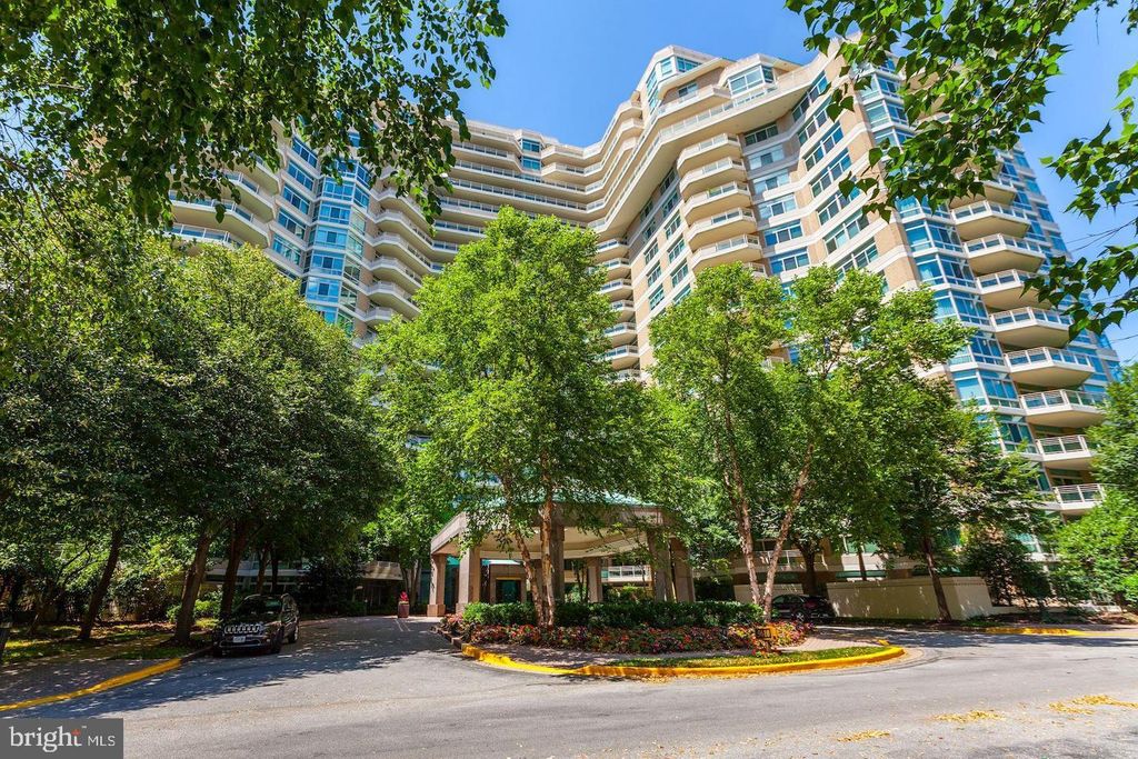 5610 Wisconsin Ave #Penthouse 21A, Chevy Chase, MD 20815 - See Est ...