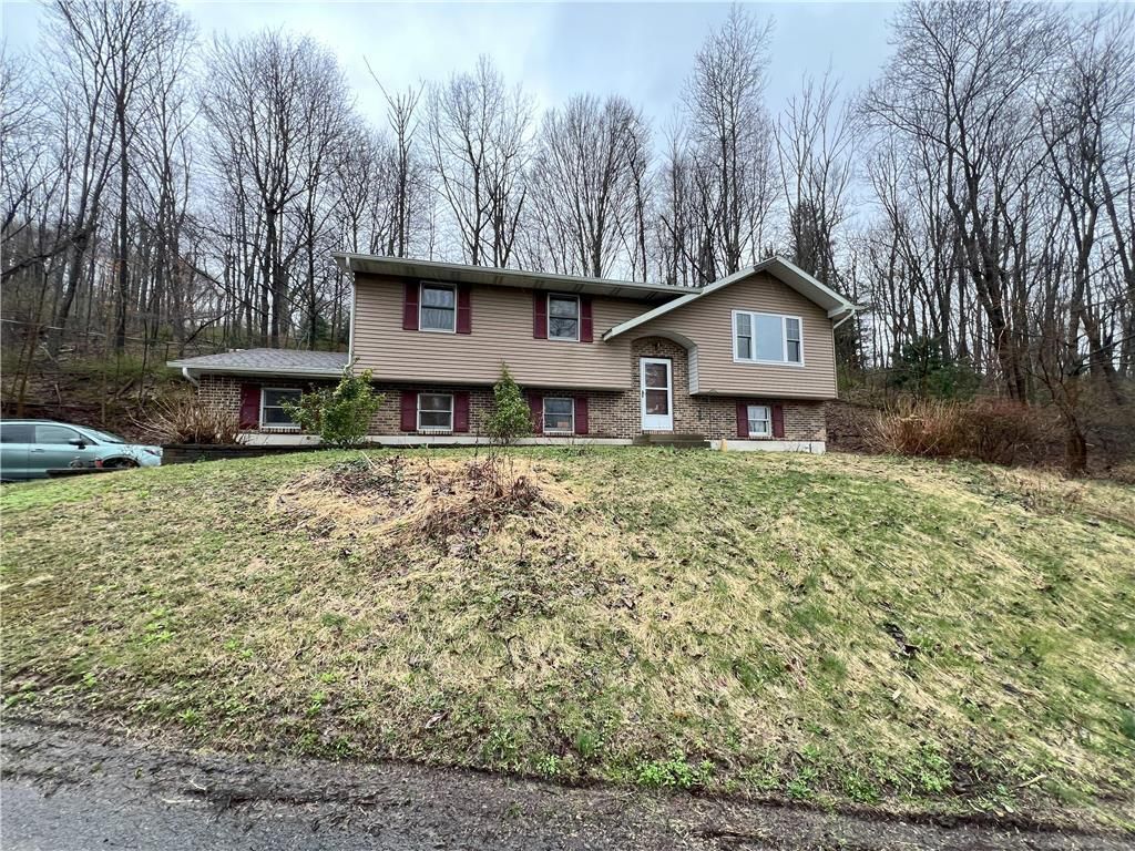 4605 Maple Dr, Walnutport, PA 18088 - See Est. Value, Schools & More