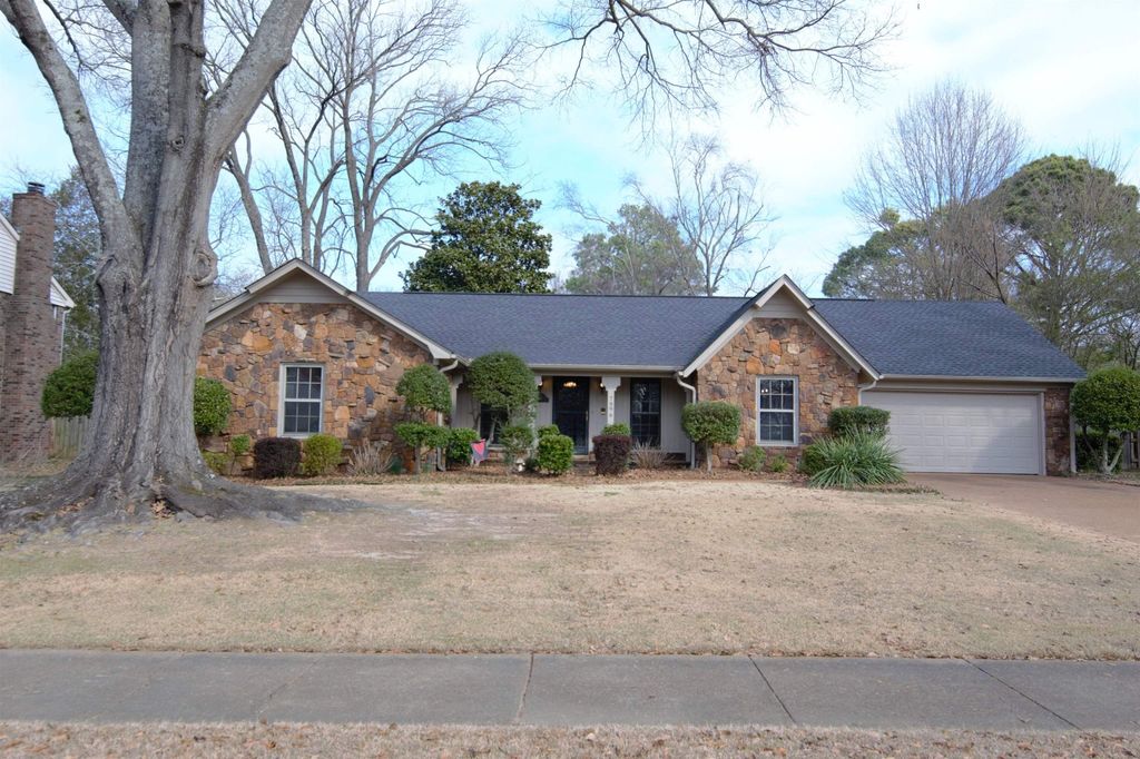 7996 Cross Village Dr #220, Germantown, TN 38138 - See Est. Value ...