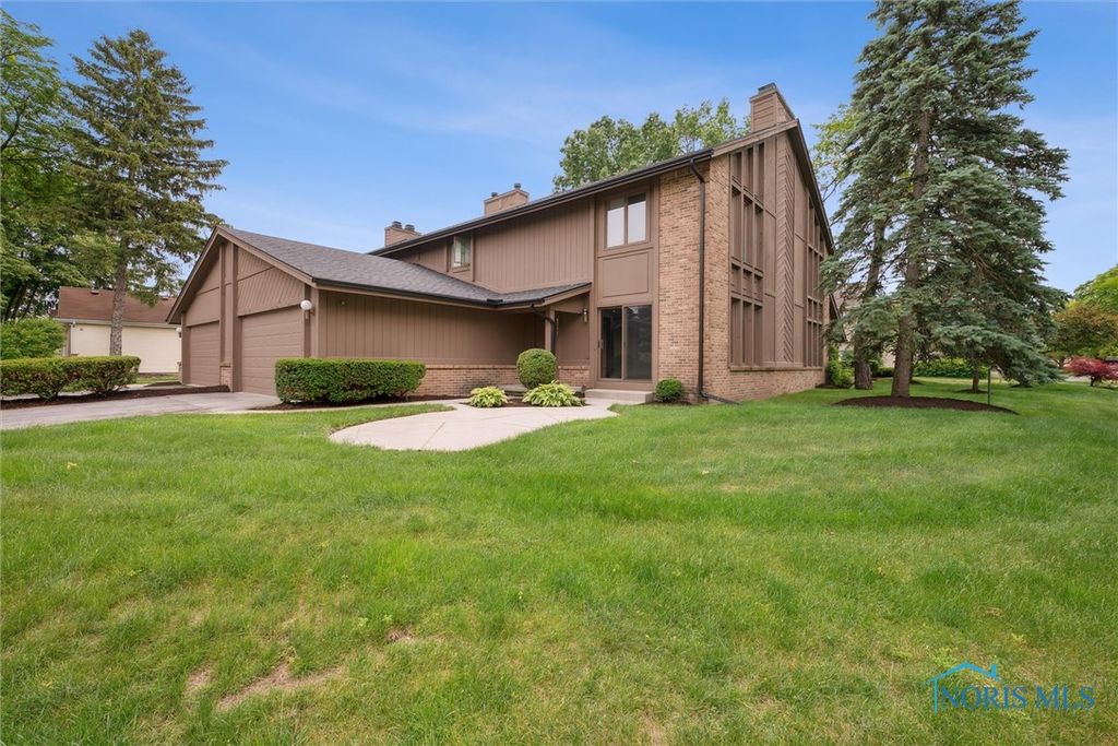 6741 5th Ave, Sylvania, OH 43560 - See Est. Value, Schools & More