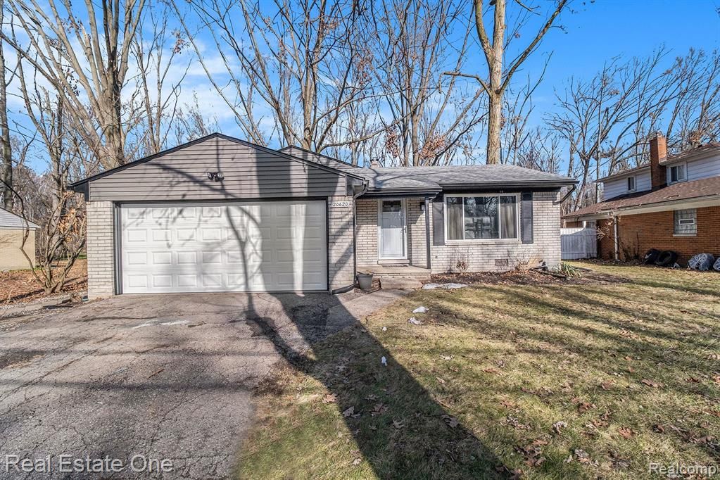 20620 Woodburn Dr, Southfield, MI 48075 - See Est. Value, Schools & More