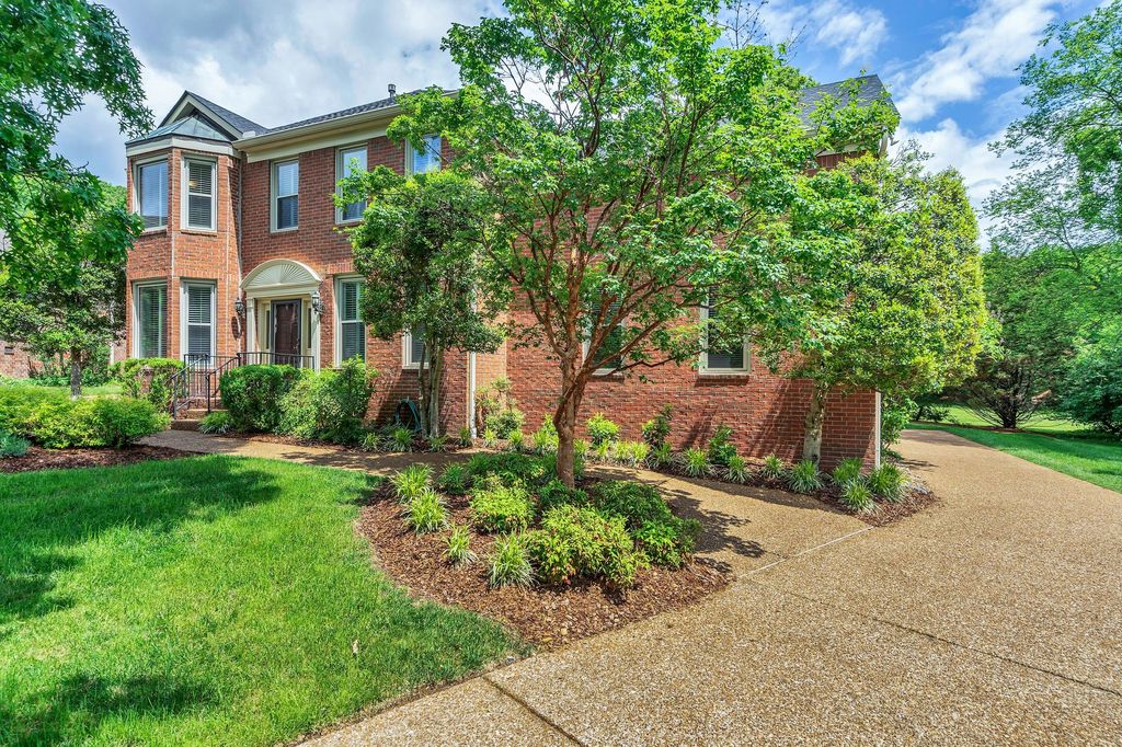 100 Amherst Way, Nashville, TN 37221 - See Est. Value, Schools & More