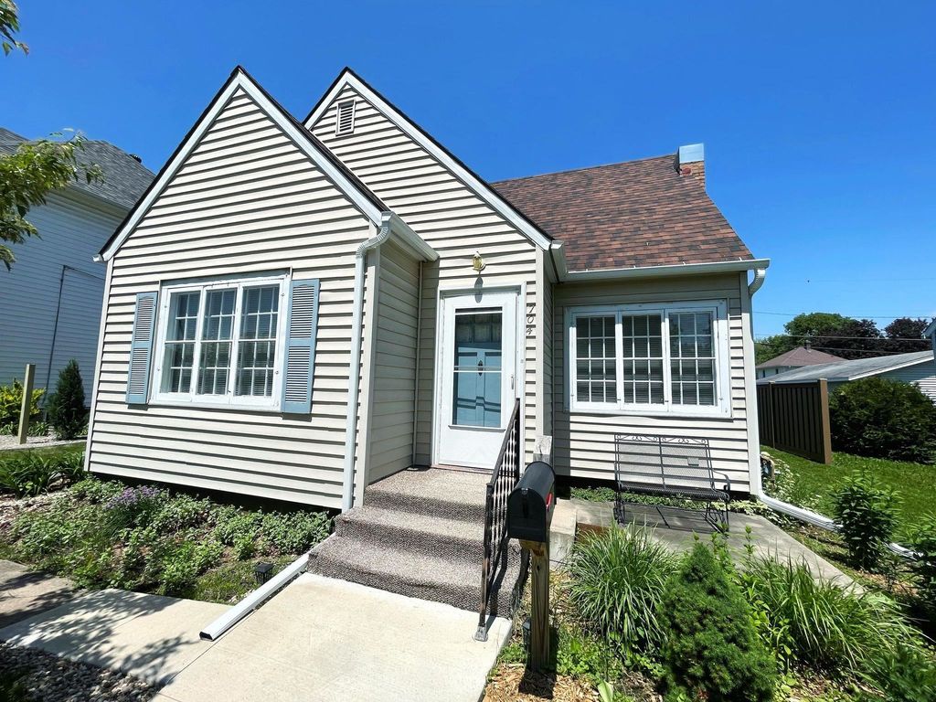 704 Decorah Ave, Decorah, IA 52101 | Trulia