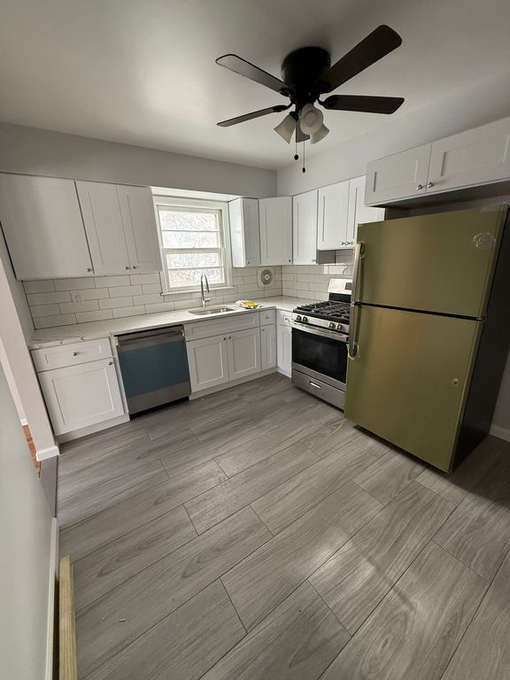 916 Walnut St #1, Roselle, NJ 07203 | Trulia