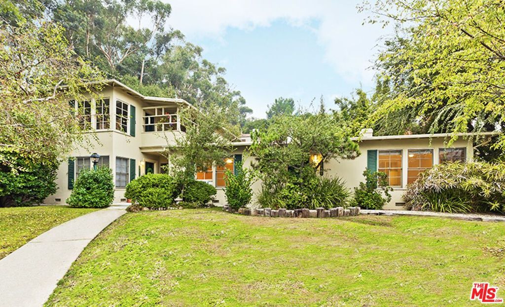 11403 Montana Ave, Los Angeles, CA 90049 - See Est. Value, Schools & More