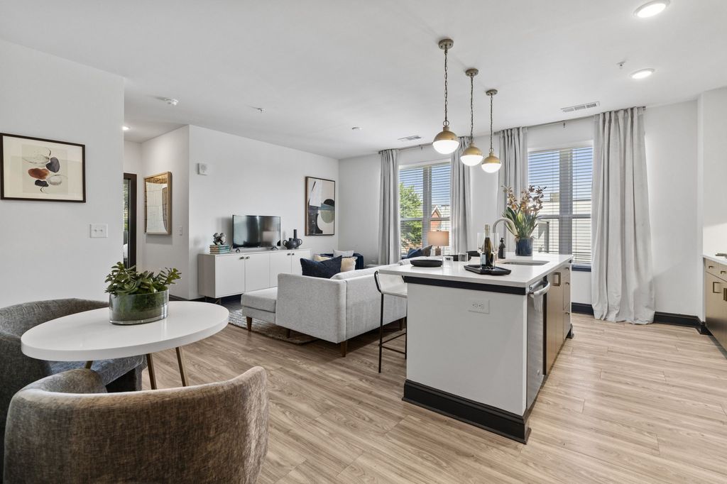 811 Juniper St NE #6150583, Atlanta, GA 30308 - See Est. Value, Schools ...