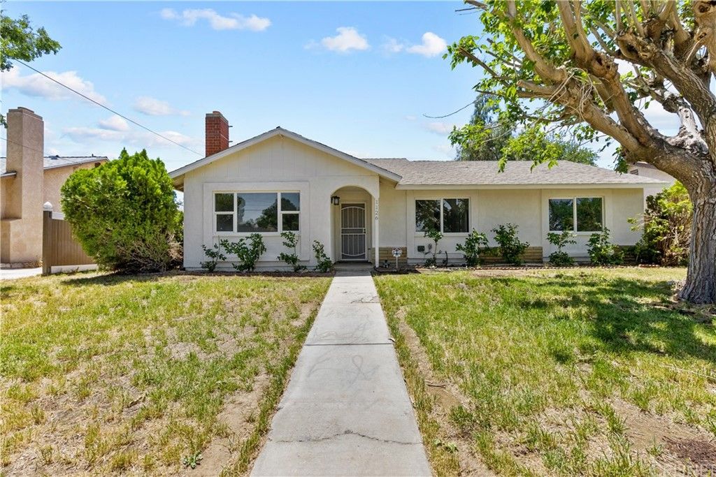 1126 E Lancaster Blvd, Lancaster, CA 93535 - See Est. Value, Schools & More