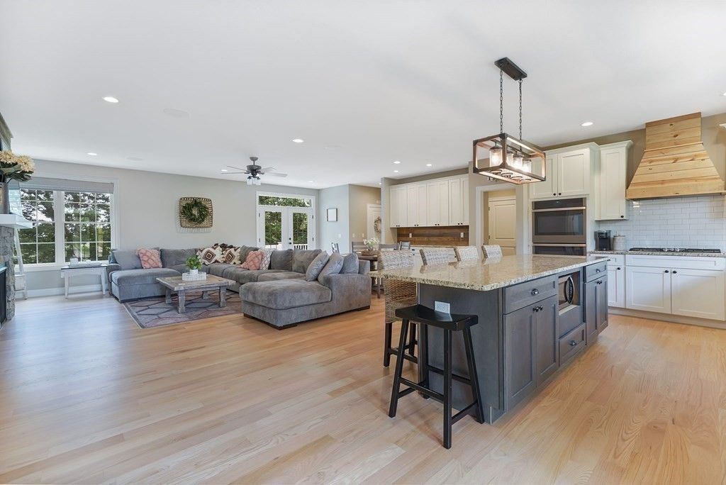 10 Autumn Ridge Rd, Ludlow, MA 01056 - See Est. Value, Schools & More