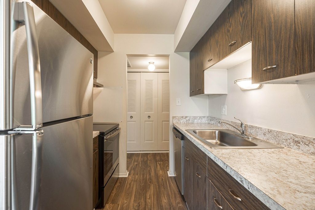 23128 Wellington Cres #152-302, Clinton Township, MI 48036 | Trulia