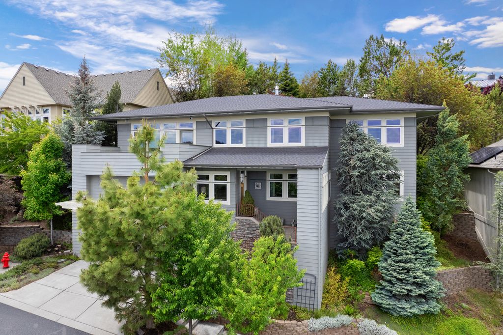 2439 NW 1st St, Bend, OR 97703 - See Est. Value, Schools & More