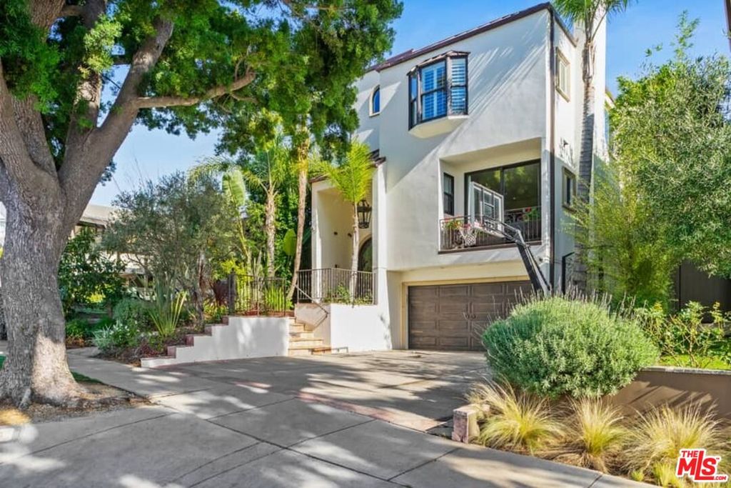 1006 Embury St, Pacific Palisades, CA 90272 - See Est. Value, Schools ...
