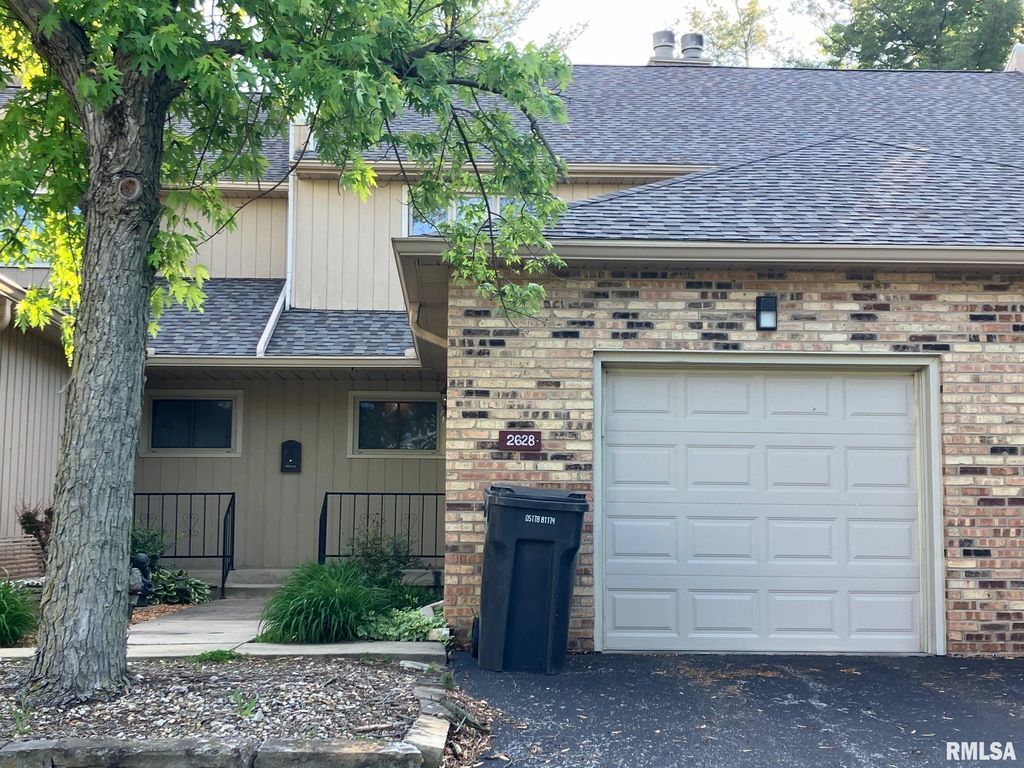 2628 S Forrest Green Dr, Decatur, IL 62521 | MLS# CA1036264 | Trulia