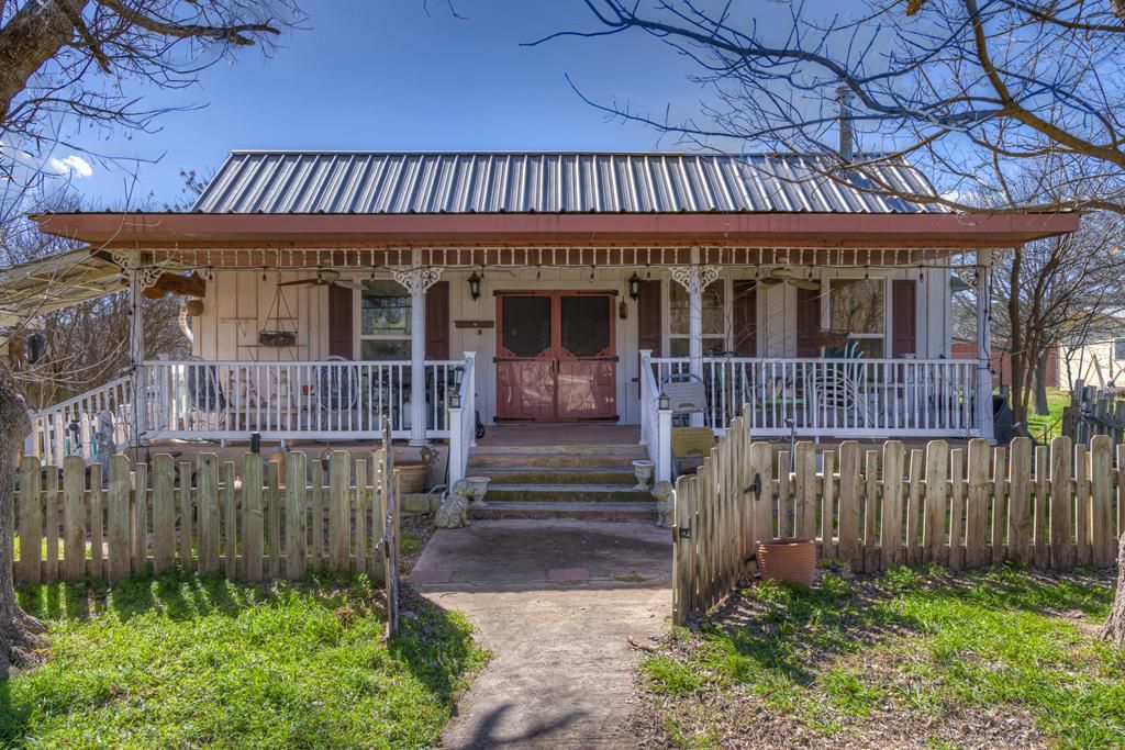 3031 Goat Creek Rd, Kerrville, TX 78028 - See Est. Value, Schools & More