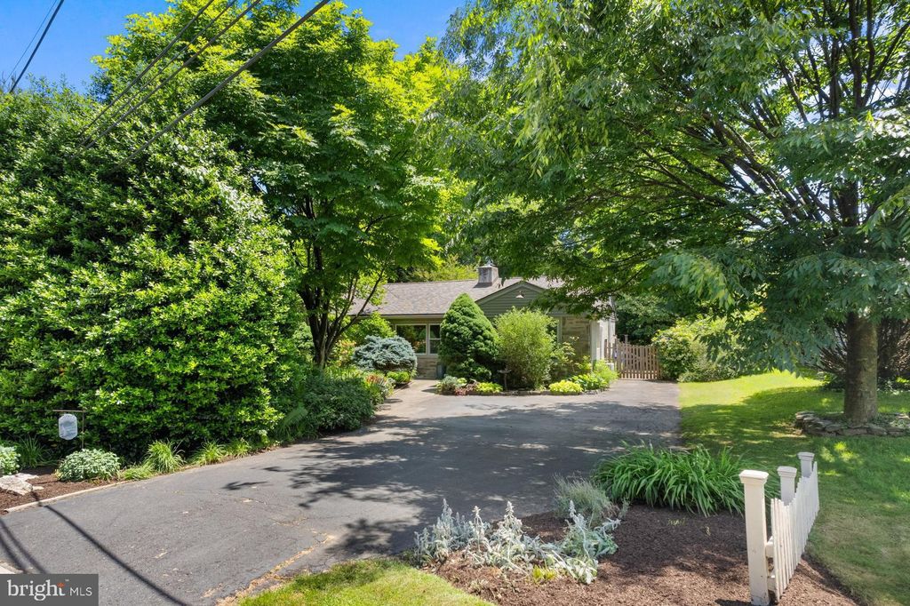 502 Paper Mill Rd, Oreland, PA 19075 - See Est. Value, Schools & More