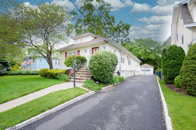 93 Forest Ave, Hawthorne, NJ 07506 - See Est. Value, Schools & More