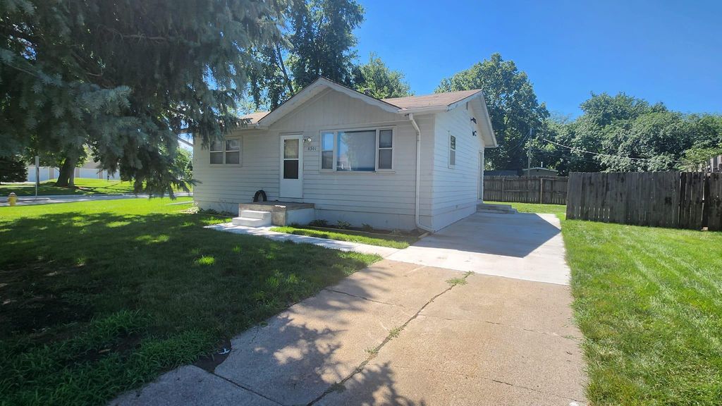 8301 Burt St, Omaha, NE 68114 | Trulia