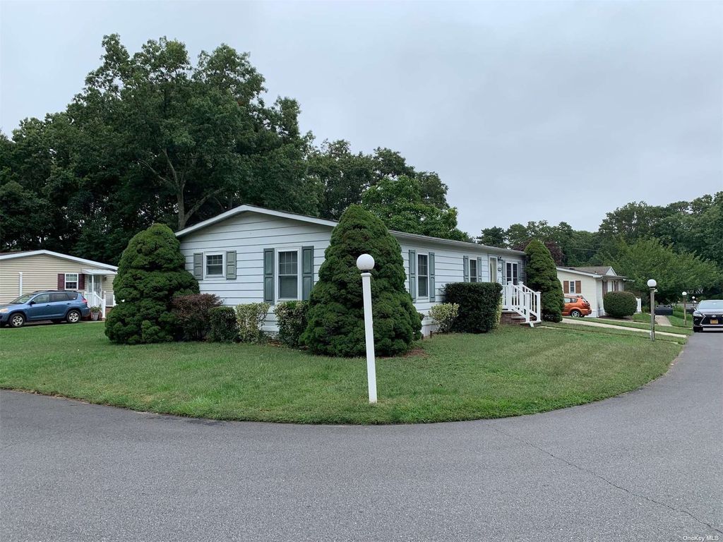 1661-471 Old Country Road, Riverhead, NY 11901 | Trulia