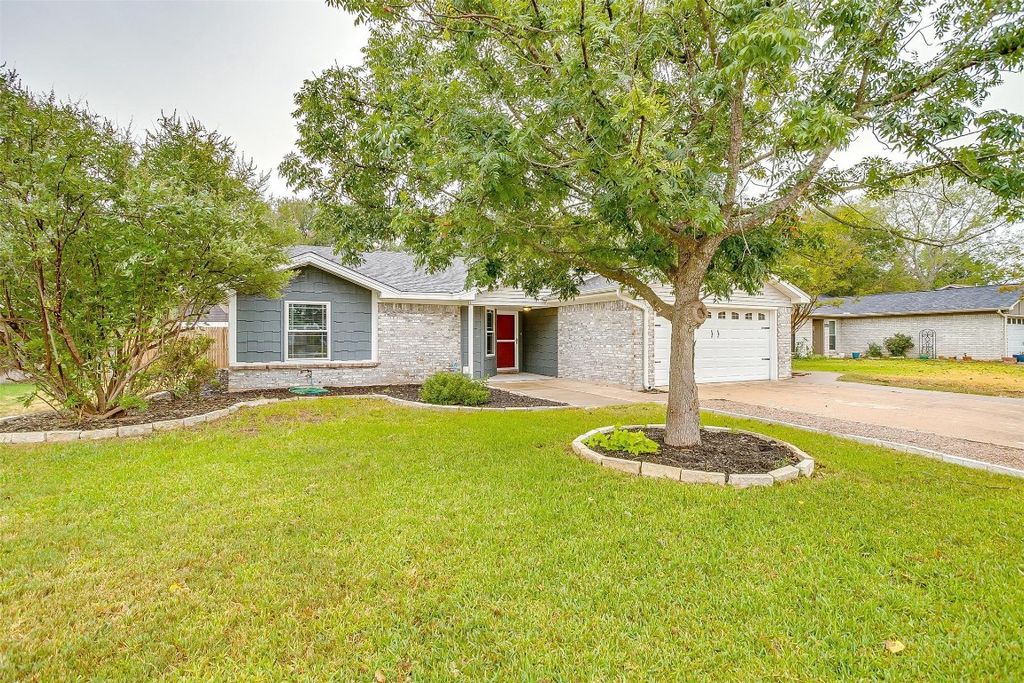 1316 Mercedes St, Benbrook, TX 76126 - See Est. Value, Schools & More