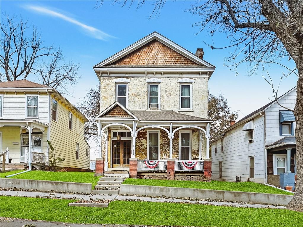 212 Ottawa St, Leavenworth, KS 66048 - See Est. Value, Schools & More