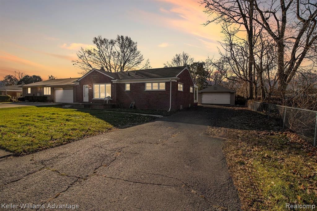 18411 Inkster Rd, Livonia, MI 48152 - See Est. Value, Schools & More