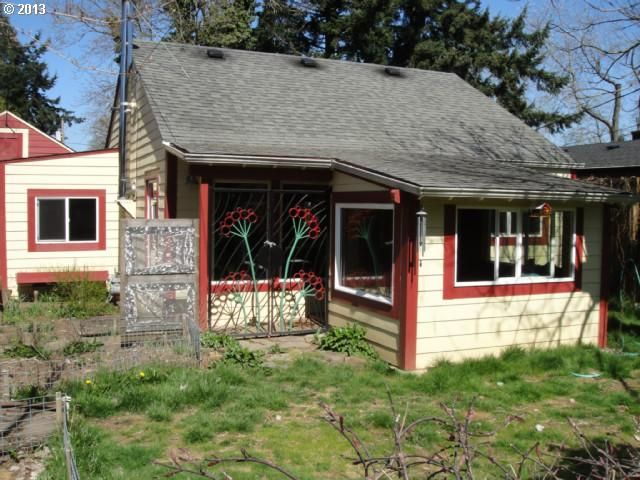 4851 NE Alberta Ct, Portland, OR 97218 - See Est. Value, Schools & More