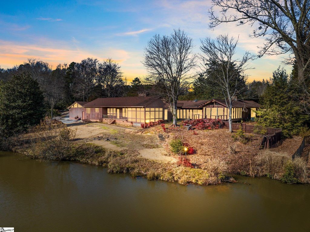 107 Raven Rd, Greenville, SC 29615 - See Est. Value, Schools & More