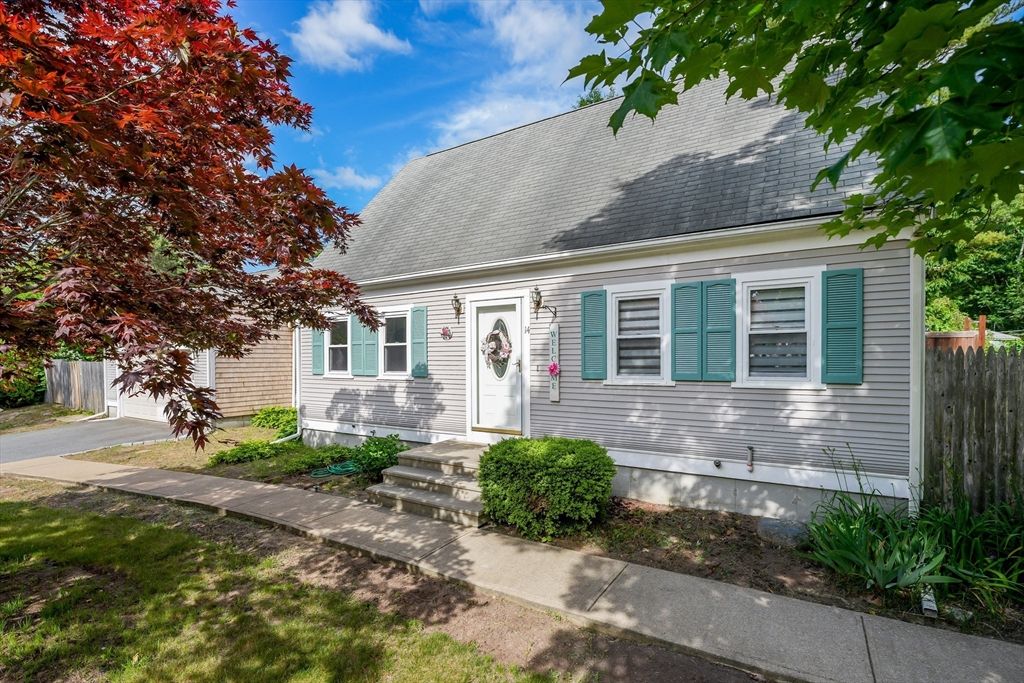14 Willard St, Wareham, MA 02571 - See Est. Value, Schools & More