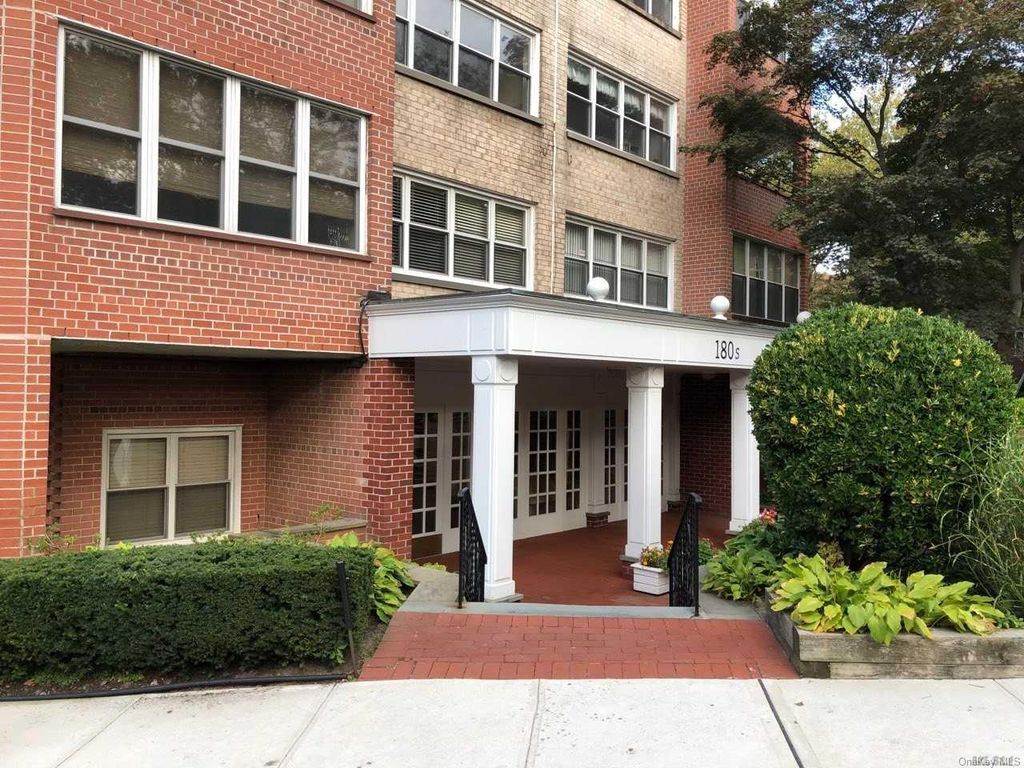 180 So. Middle Neck Road #1P, Great Neck, NY 11021 - See Est. Value ...