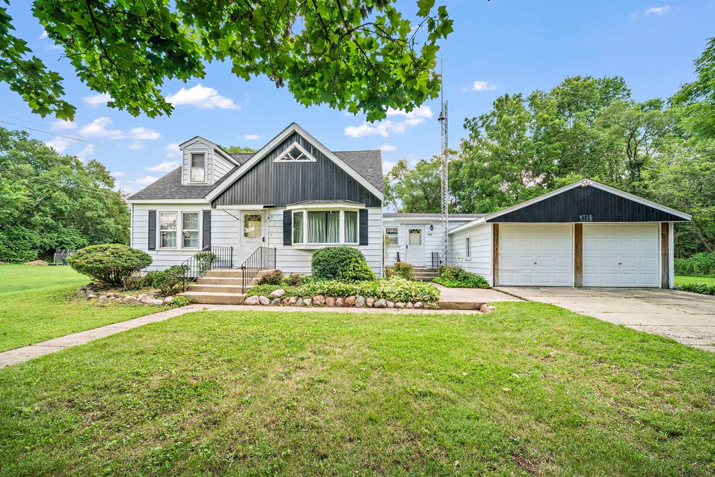 1345 Winaki Trl, Algonquin, IL 60102 - See Est. Value, Schools & More