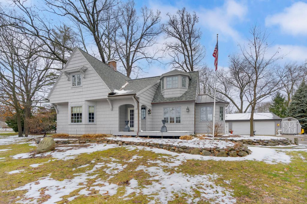 4111 LONG LAKE DR, PORTAGE, MI 49002 - See Est. Value, Schools & More