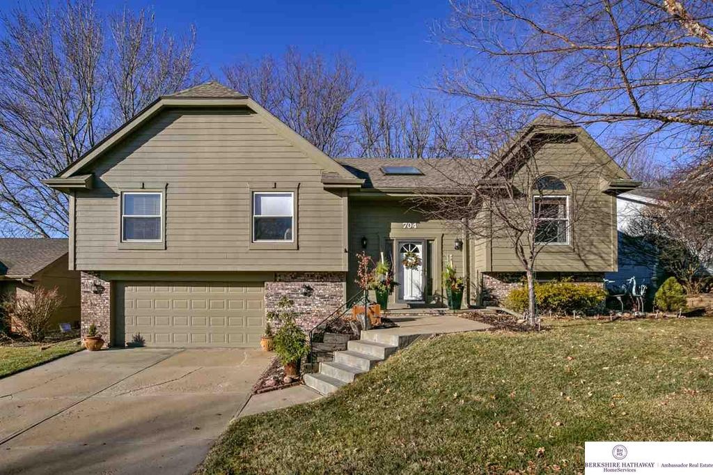 704 N 155th St, Omaha, NE 68154 - See Est. Value, Schools & More