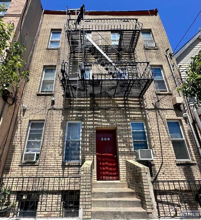 208 38th St, Union City, NJ 07087 | MLS# 24018538 | Trulia